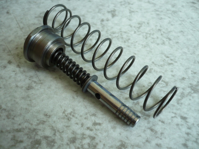 GRP Ventil Pilotventil assy valve RG238-61750 RG23861750 Kubota KX71-2 ...